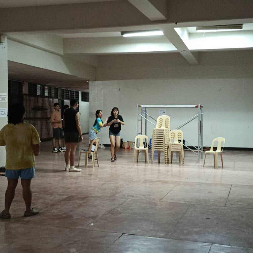 Patintero sa entablado: Mga pagsubok ng teatro sa UPLB – Tanglaw